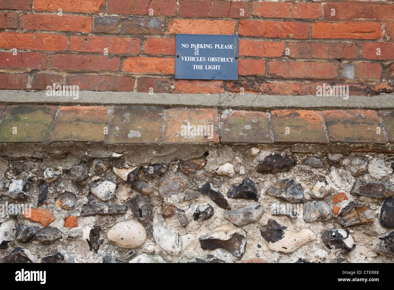 Flint stone red brick hi-res stock photography and images - Alamy