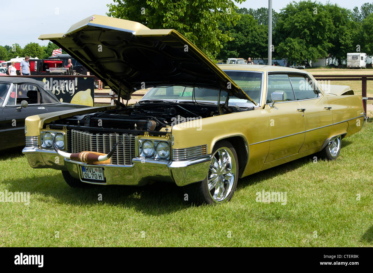 Cars Cadillac deVille Sedan Stock Photo - Alamy