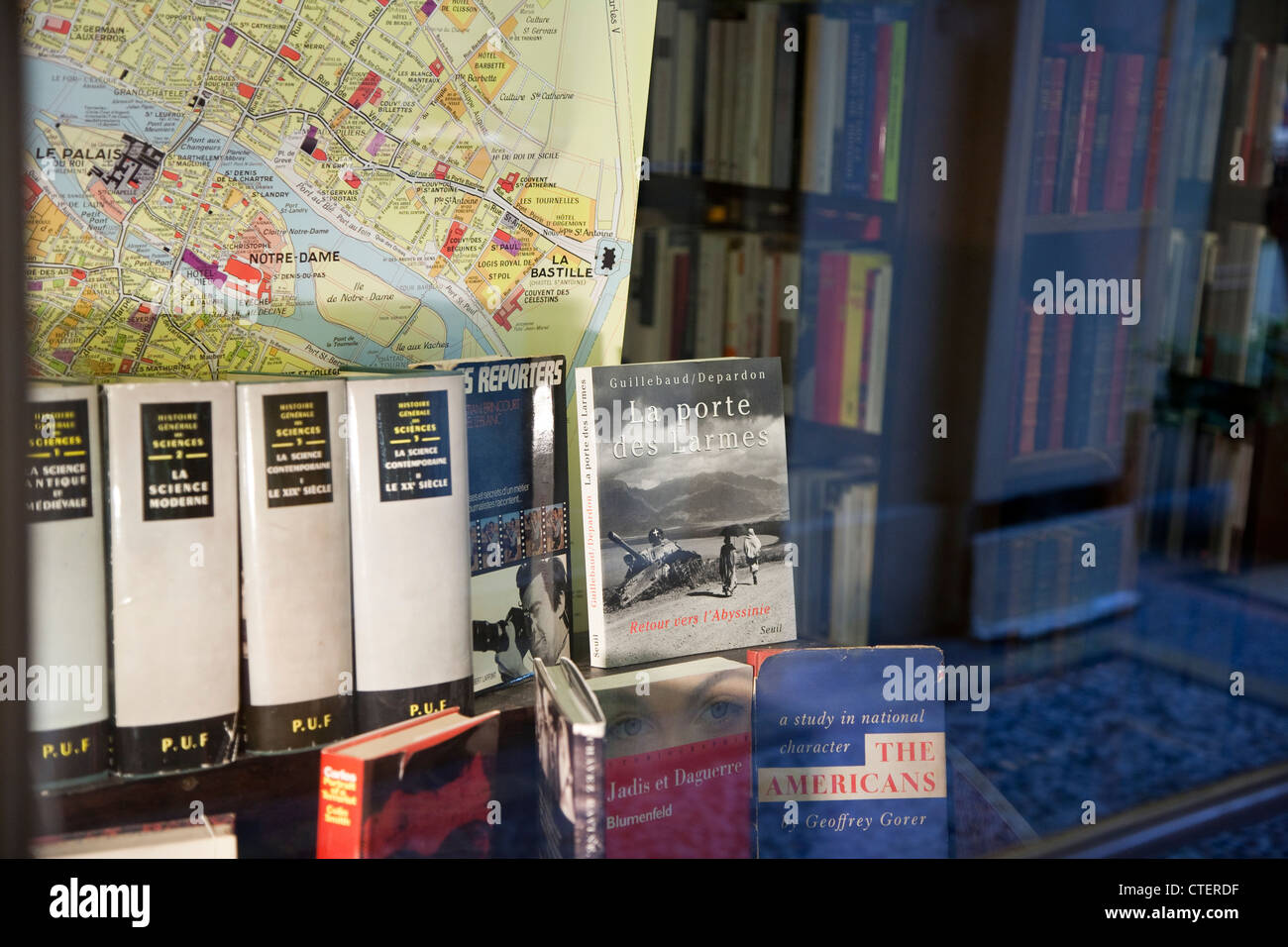 Book shop window hi-res stock photography and images - Alamy