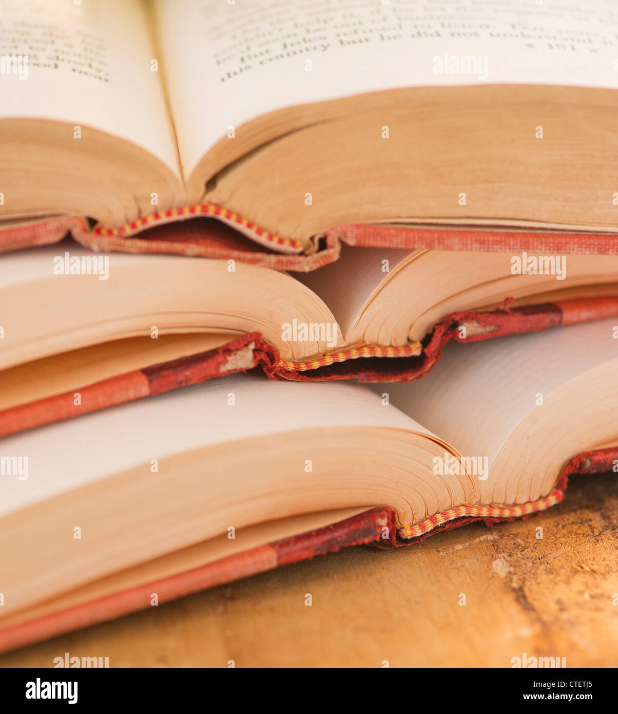 Stack of books hi-res stock photography and images - Alamy