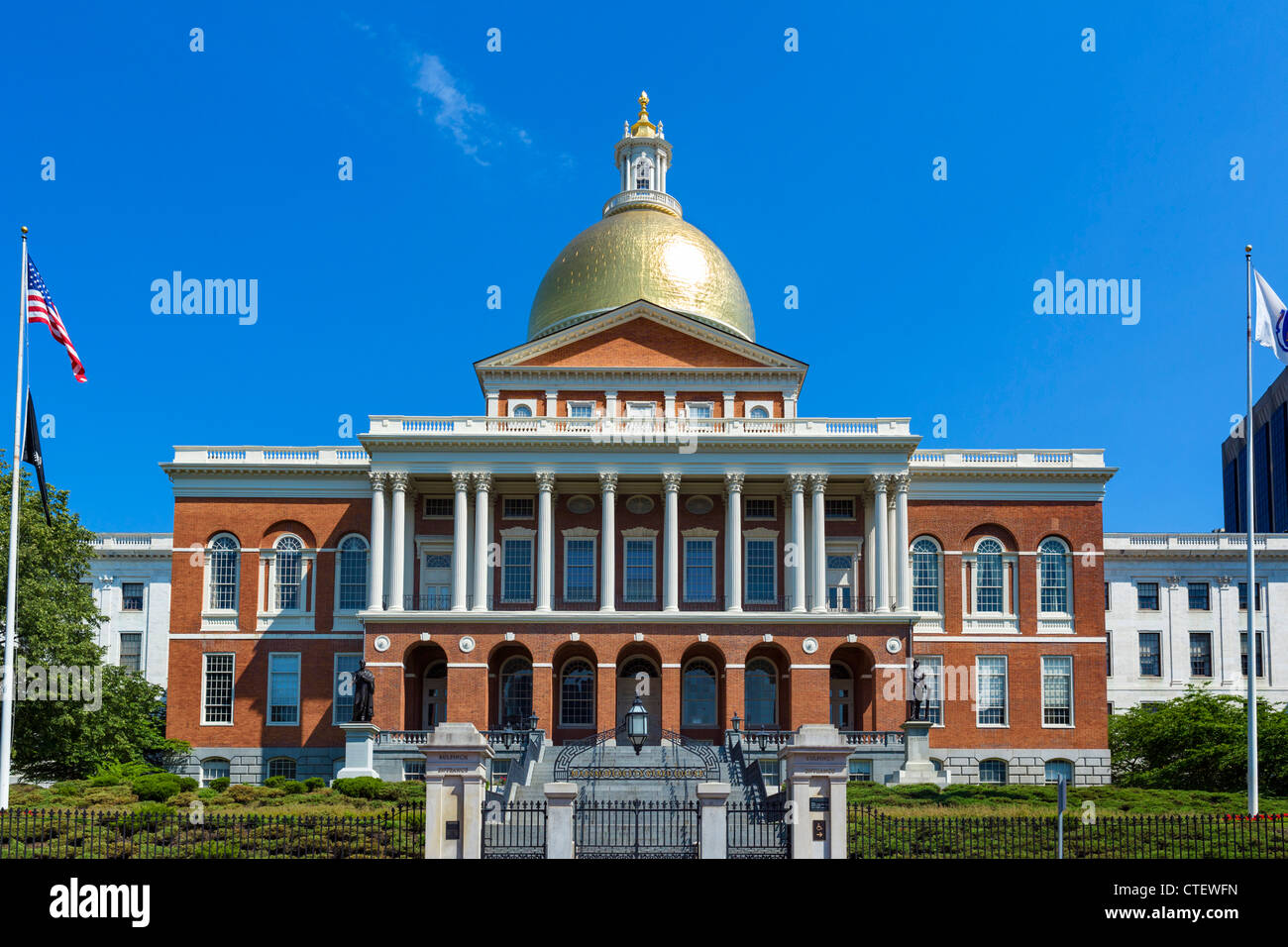Facade government building massachusetts state hi-res stock photography ...