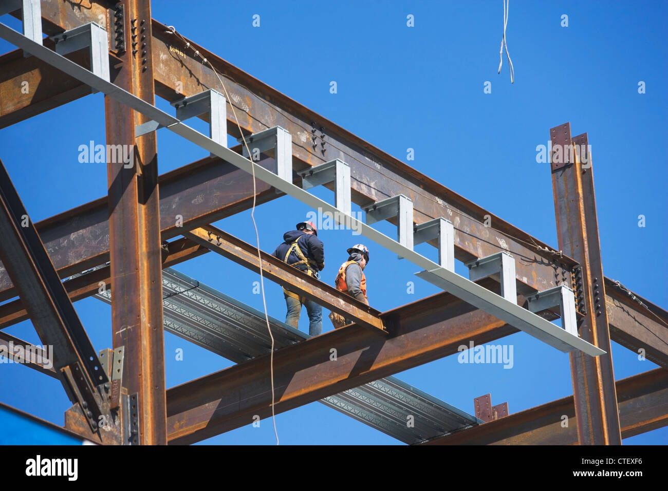 Construction workers on beam new york hi-res stock photography and ...