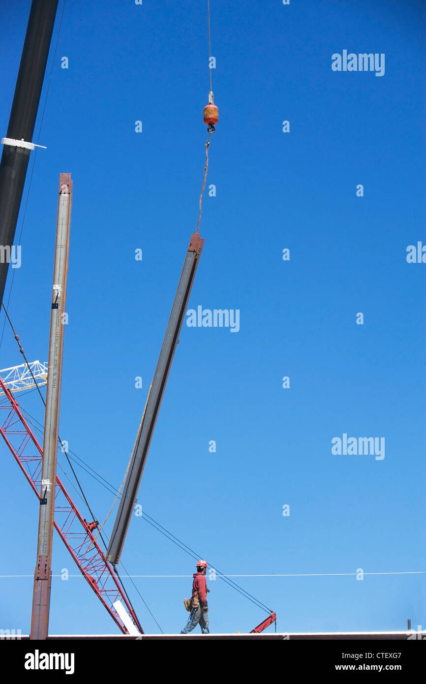 USA, New York, Long Island City, Construction worker on construction ...