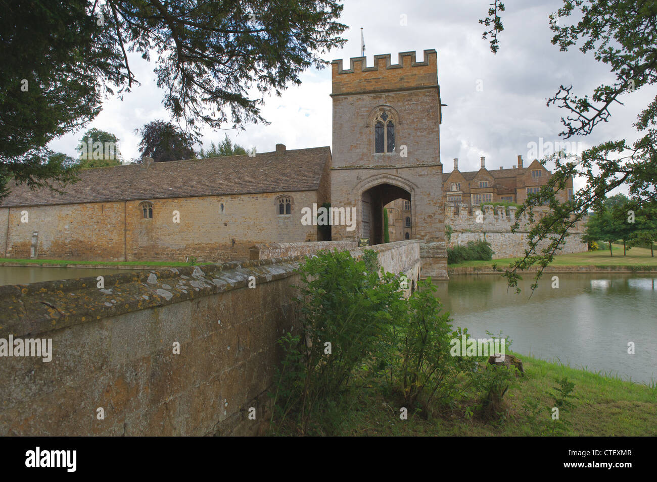 Broughton oxfordshire hi-res stock photography and images - Alamy