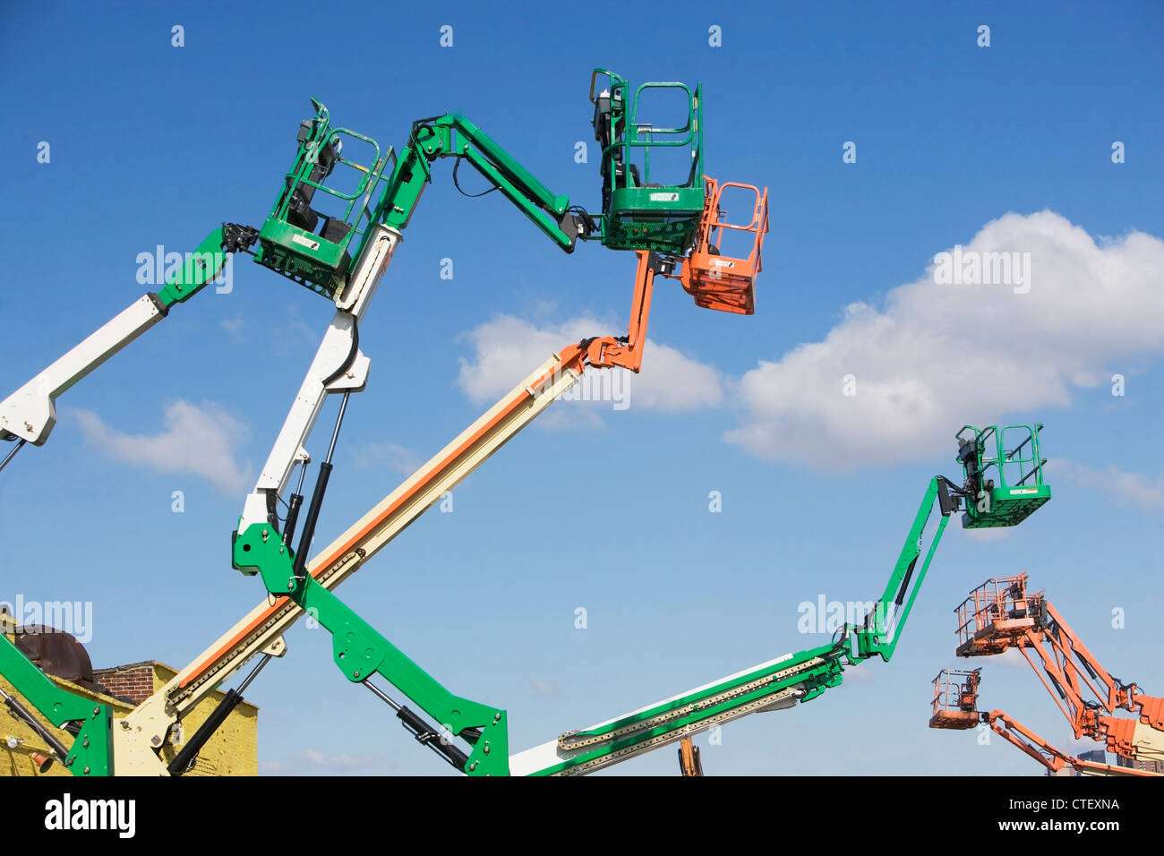 Cherry pickers and construction hi-res stock photography and images - Alamy