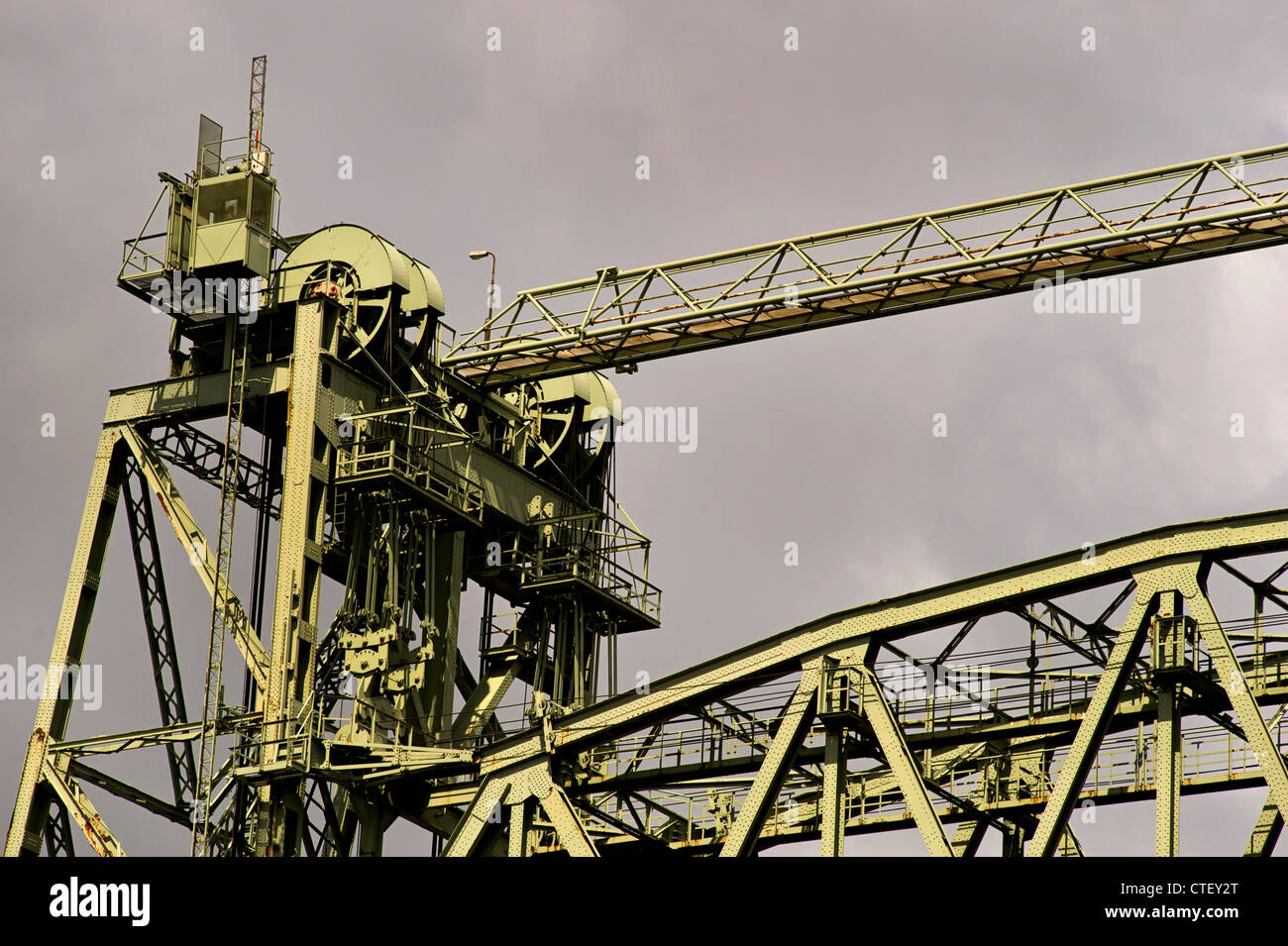 Rotterdam netherlands old railway bridge hi-res stock photography and ...