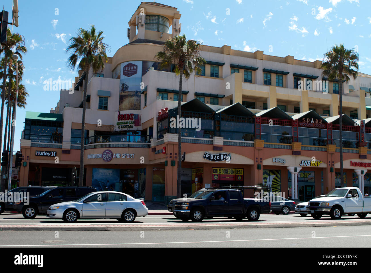 Retail shopping area on Pacific Coast Highway in Huntington Beach ...