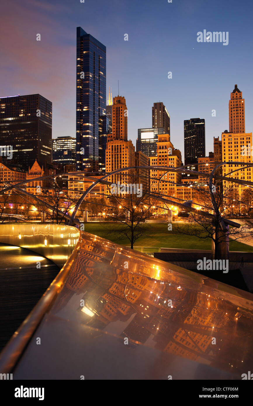 Chicago night moon hi-res stock photography and images - Alamy
