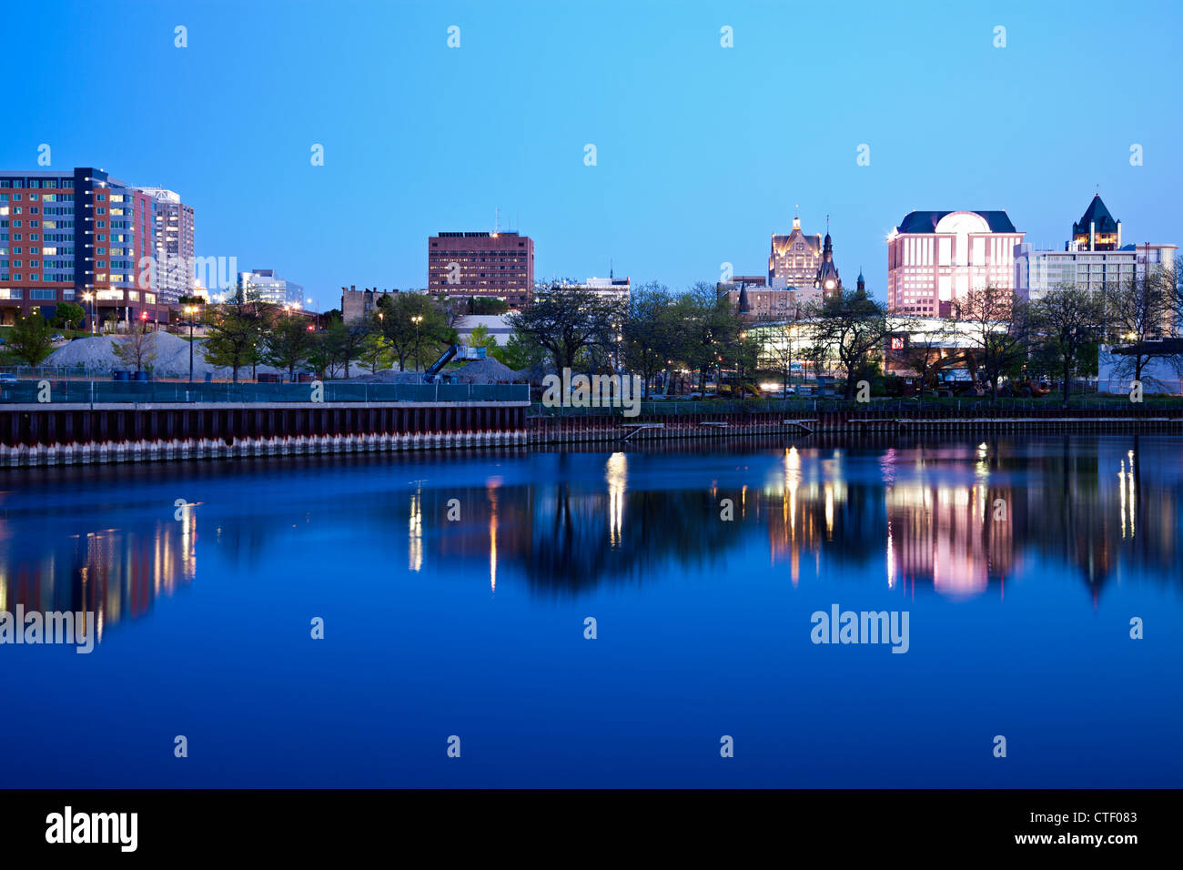 Milwaukee skyline view hi-res stock photography and images - Alamy