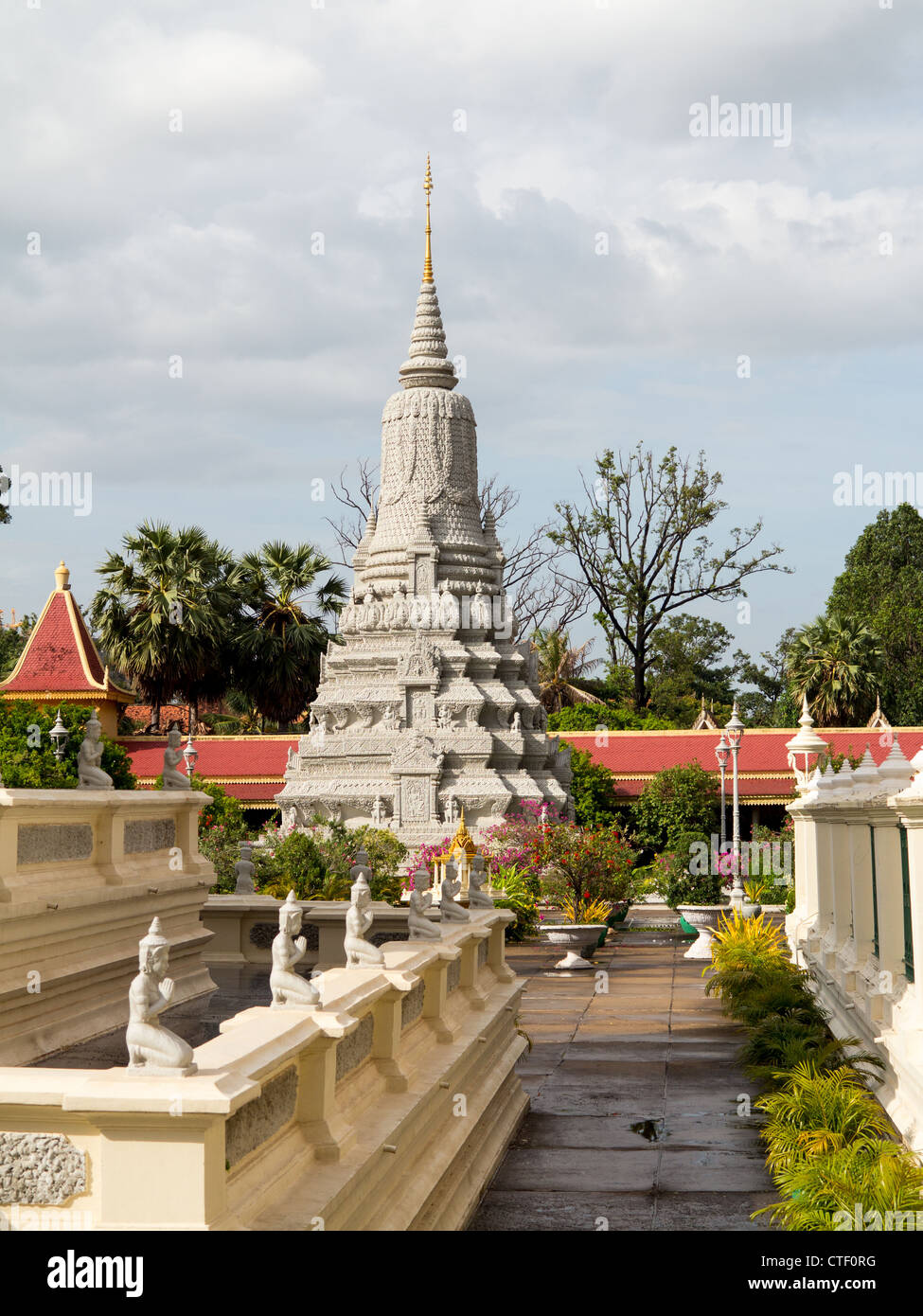 Silver pagoda phnom hi-res stock photography and images - Alamy