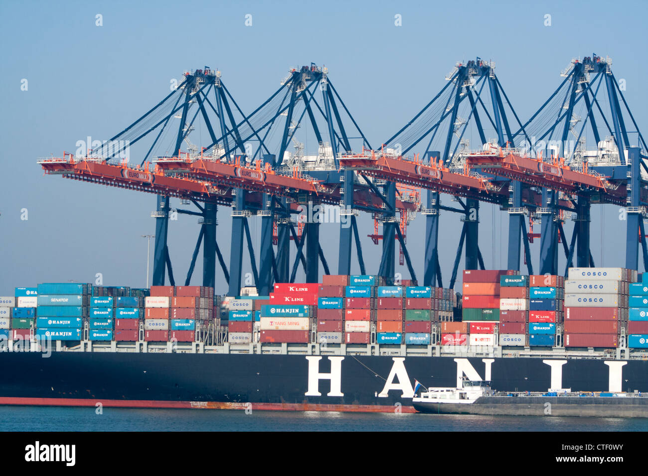 Container ship and cranes Stock Photo - Alamy Container ship and cranes Stock Photo - Alamy
