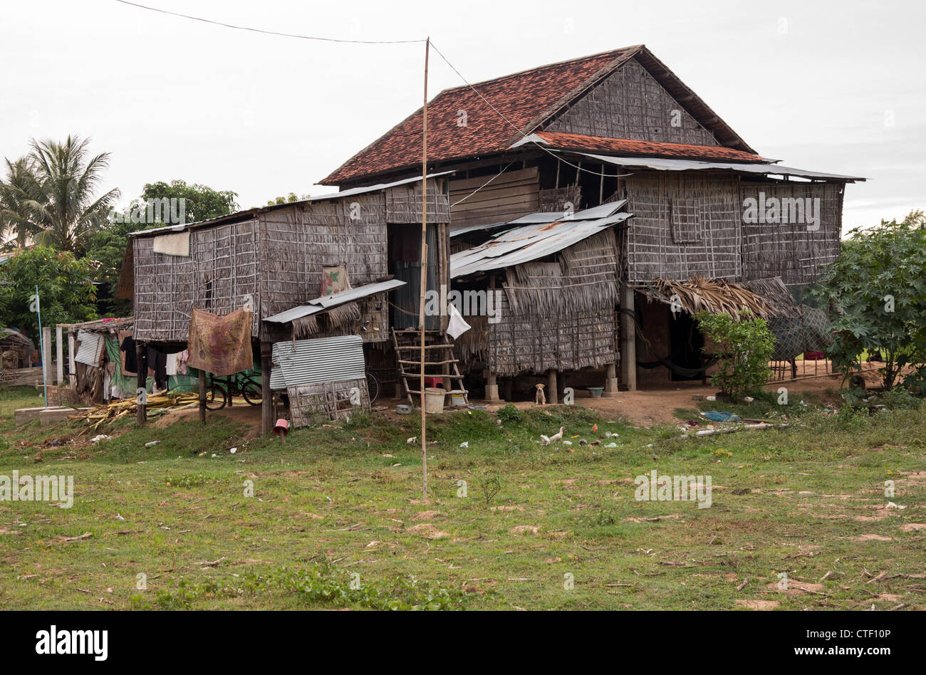 Traditional wooden cambodian farm house hi-res stock photography and ...