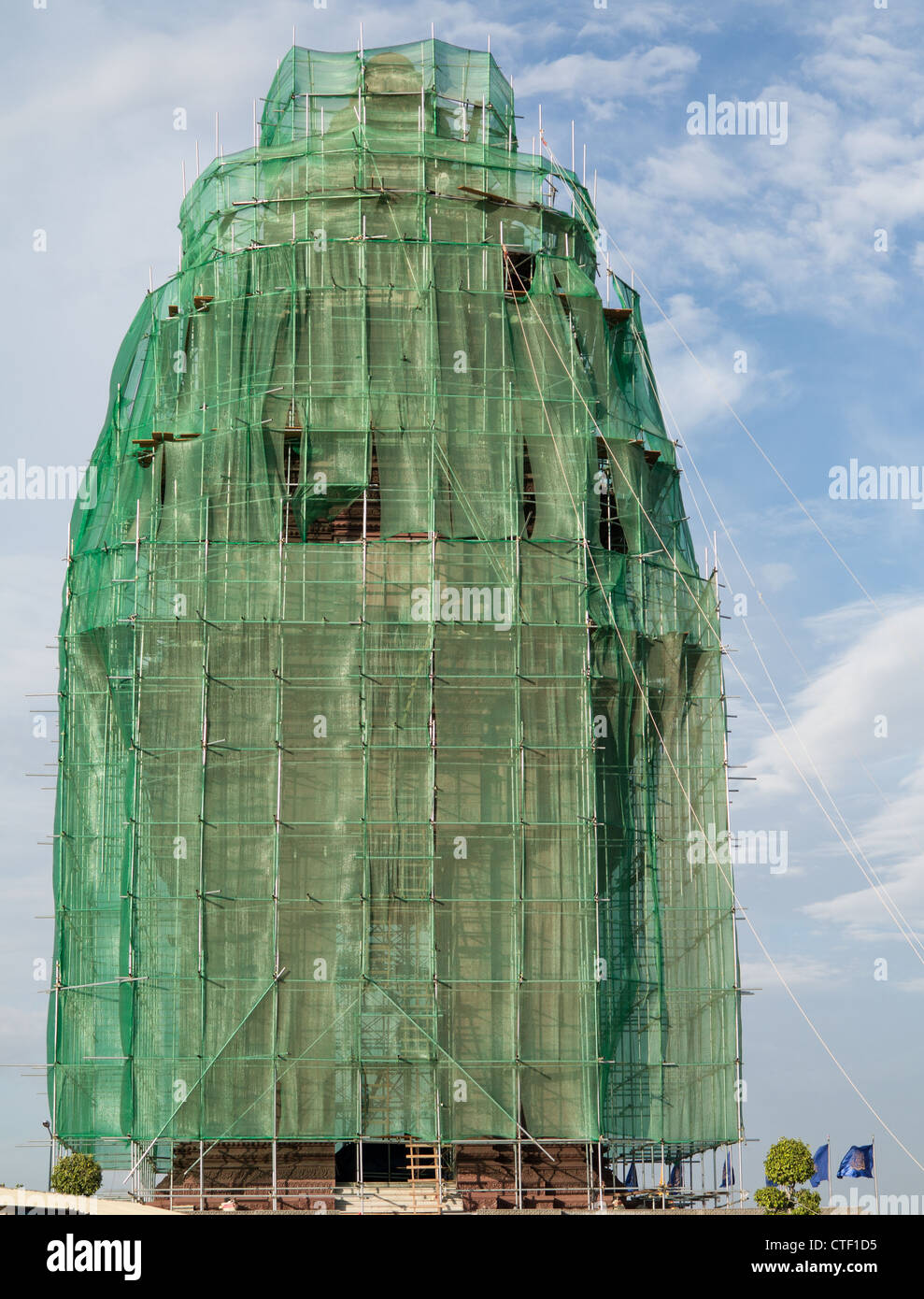 Independence monument in phnom penh hi-res stock photography and images ...