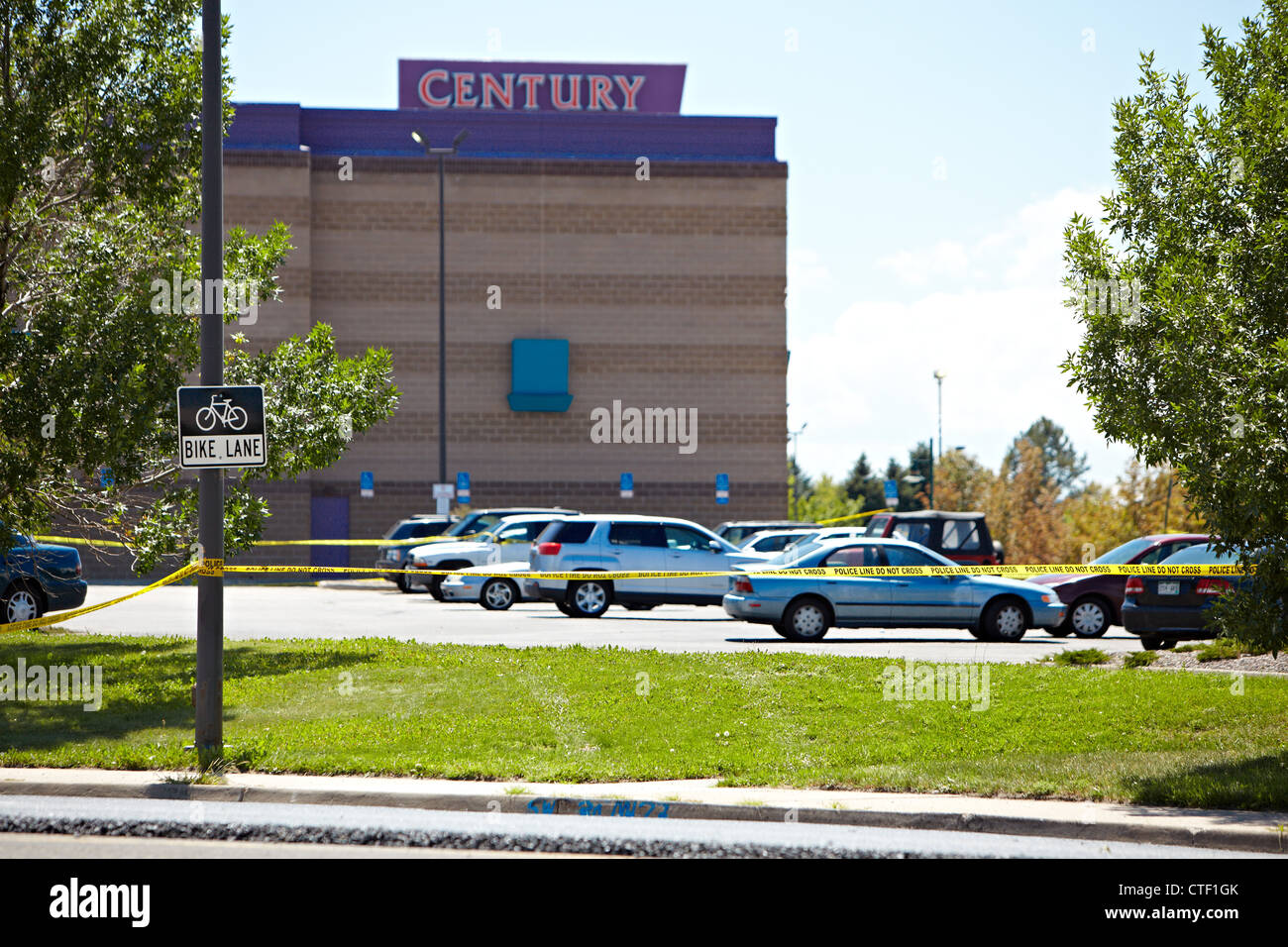Movie theater exterior line hi-res stock photography and images - Alamy
