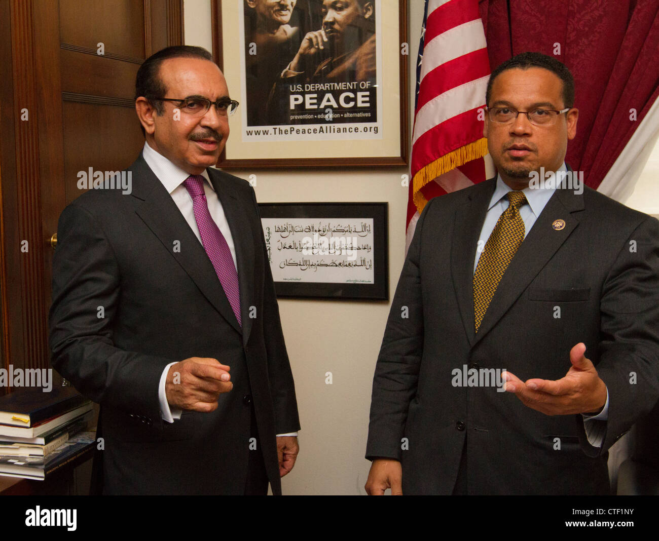 H e lt general shaikh rashed bin abdulla al khalifa hi-res stock ...