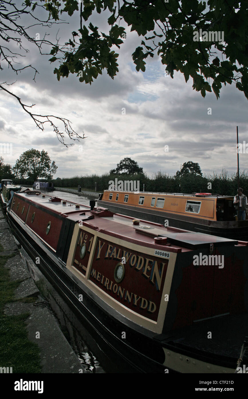 Barge moored on the Ellesmere Canal, next to Grindley Brook Wharf ...