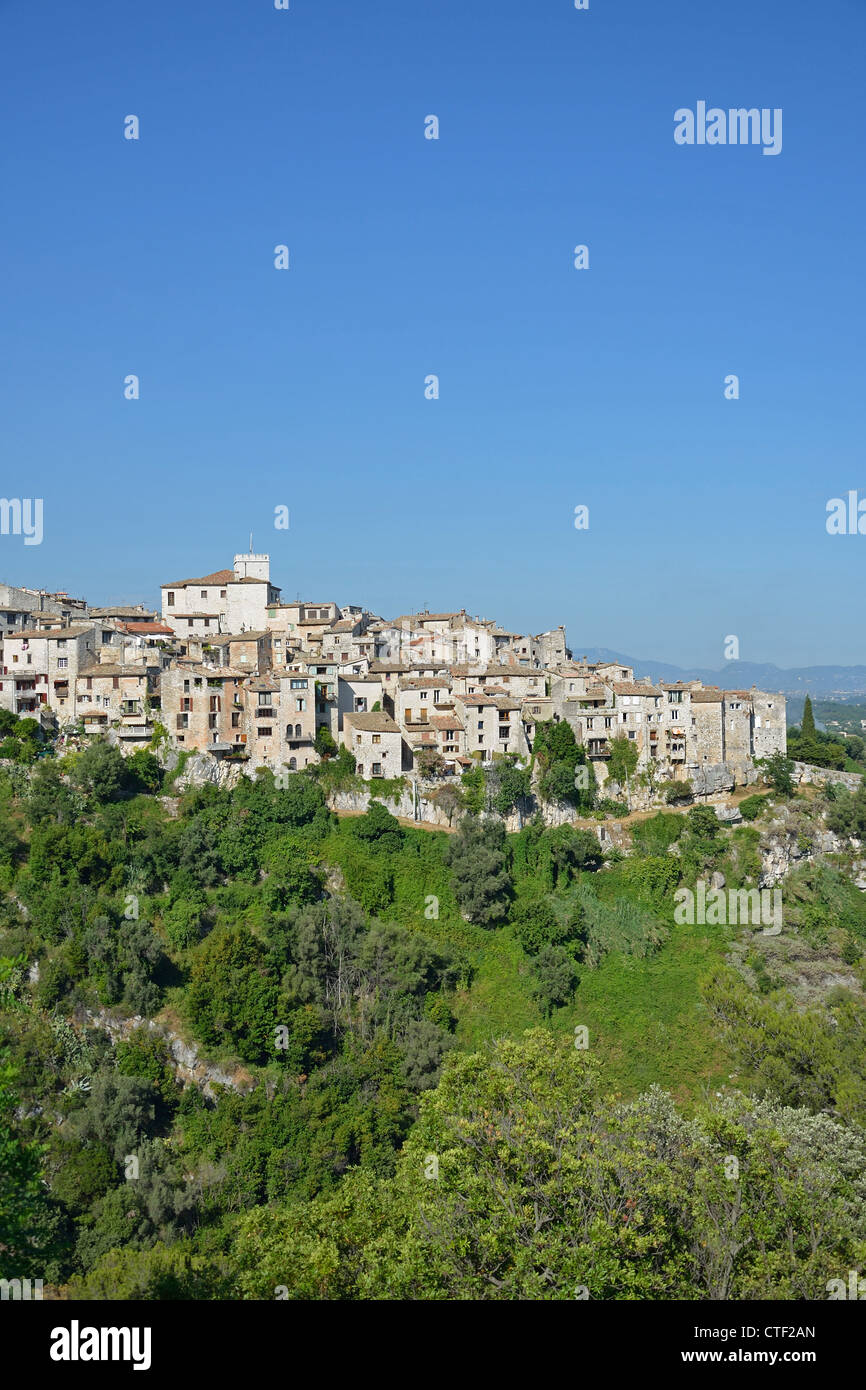 Hilltop commune (village) of Tourrettes-sur-Loup, Côte d'Azur, Alpes ...