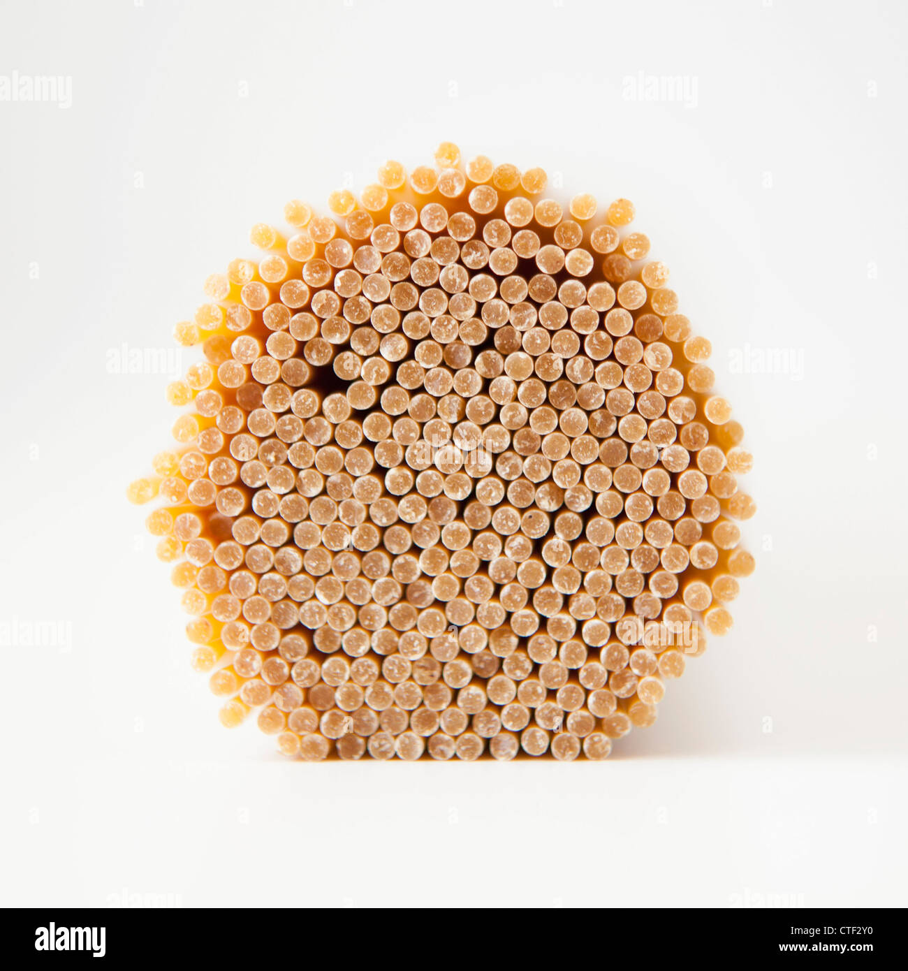 Bunch of dried spaghetti, close-up Stock Photo - Alamy