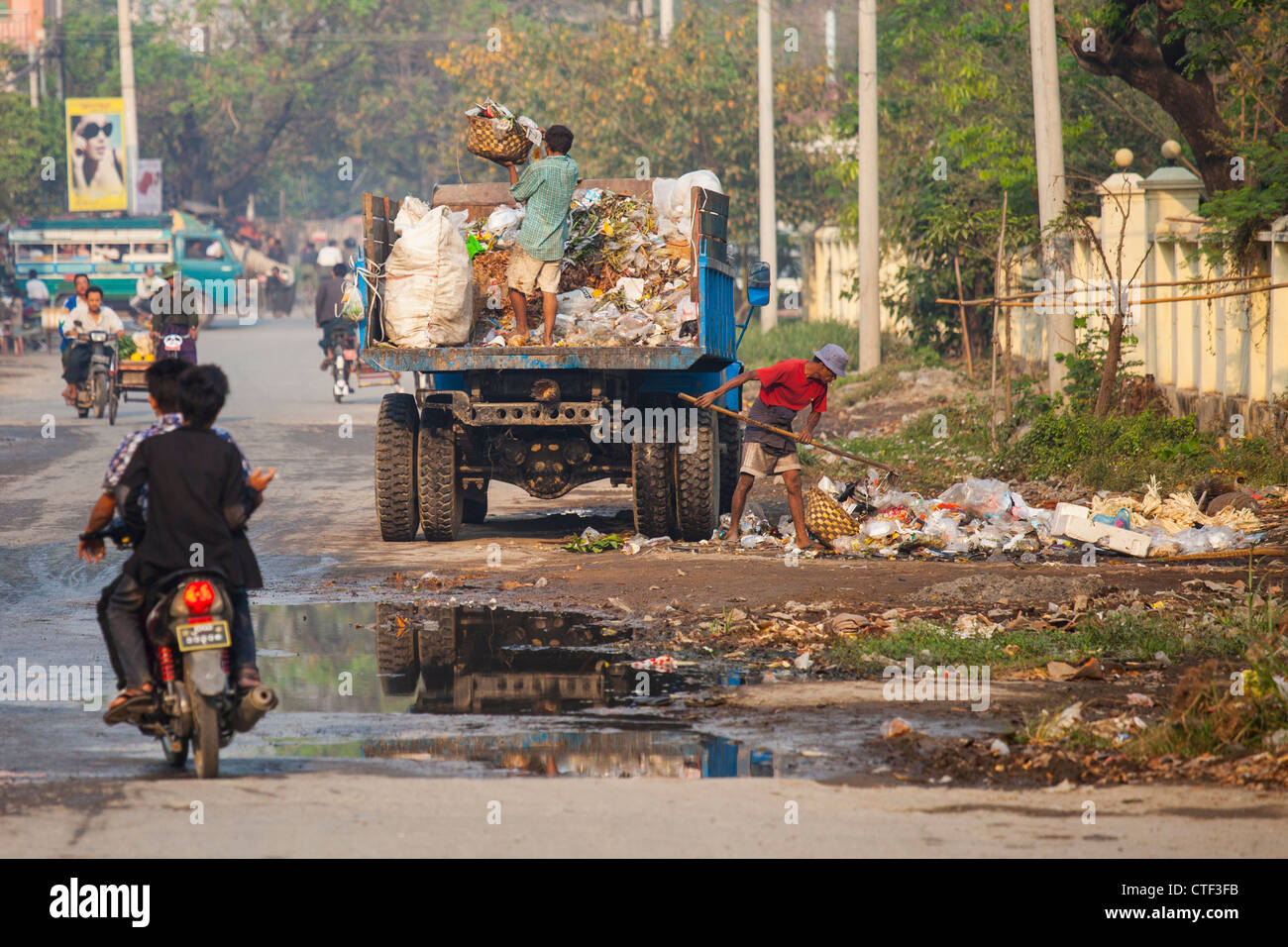 Garbage collection hi-res stock photography and images - Alamy