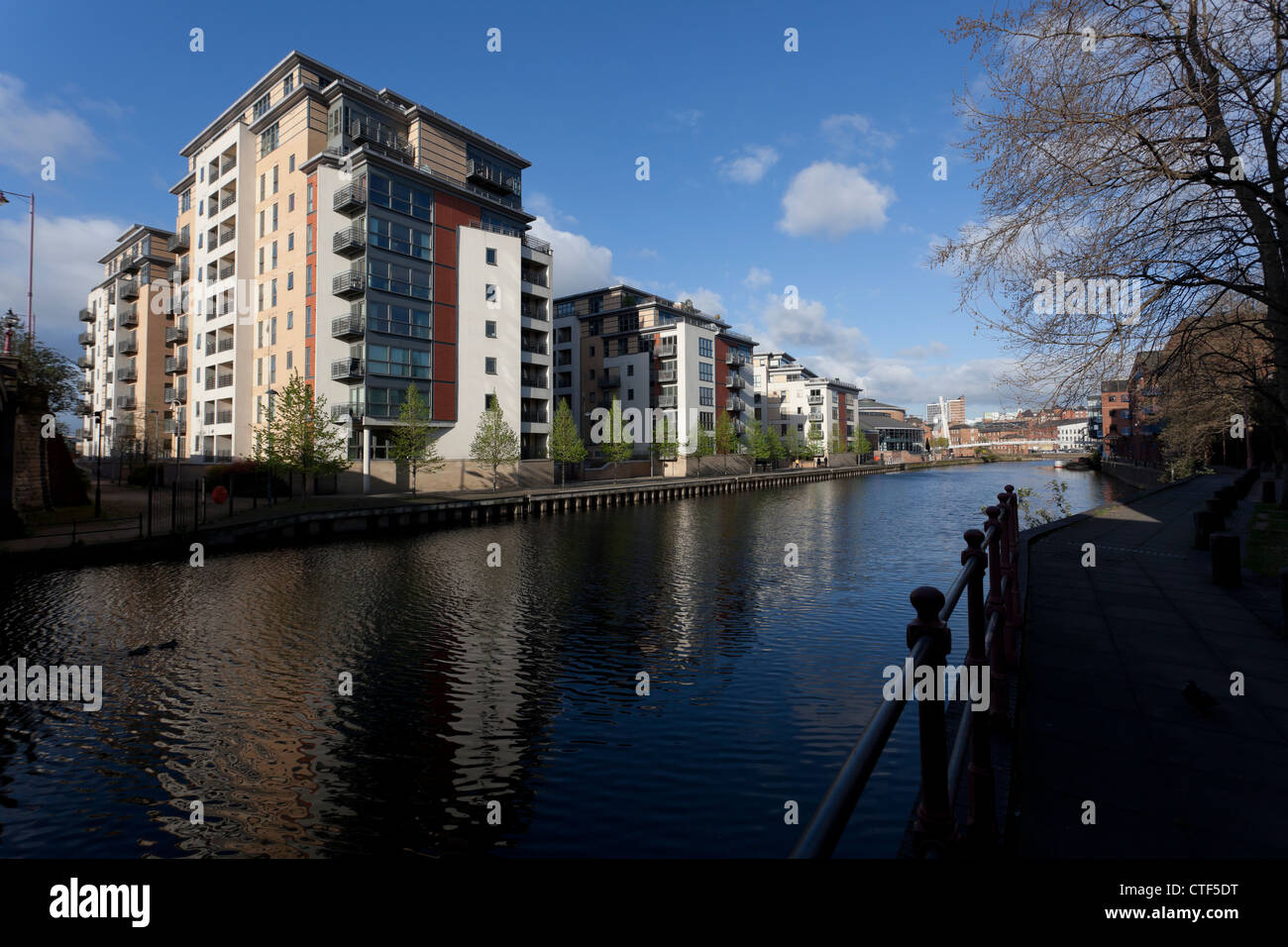 Residential blocks hi-res stock photography and images - Alamy