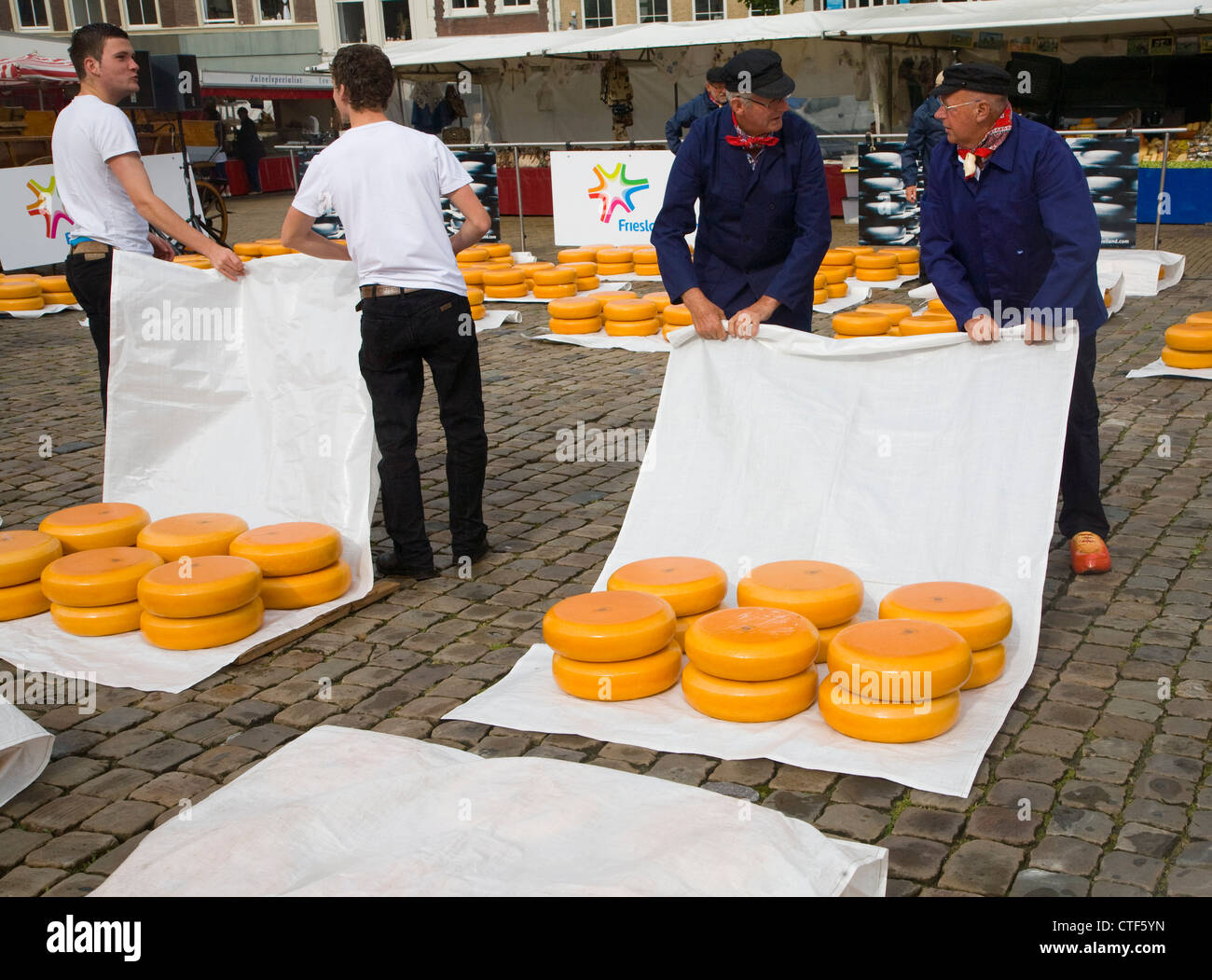 Gouda cheese market Netherlands Stock Photo - Alamy