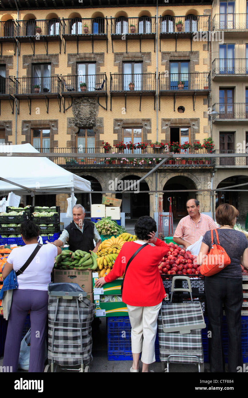 Spain, Navarre, Estella, Plaza de los Fueros, market, people Stock ...