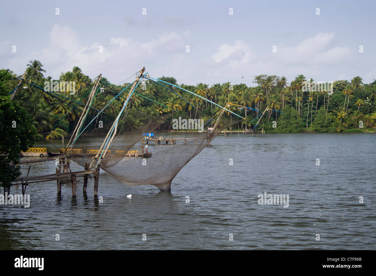 Chinese fishing net of kerala hi-res stock photography and images - Alamy