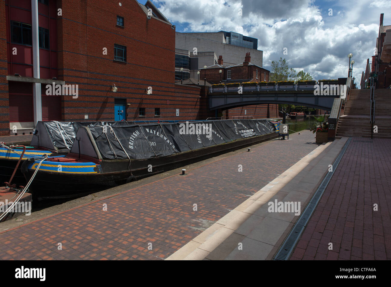 City barge hi-res stock photography and images - Alamy