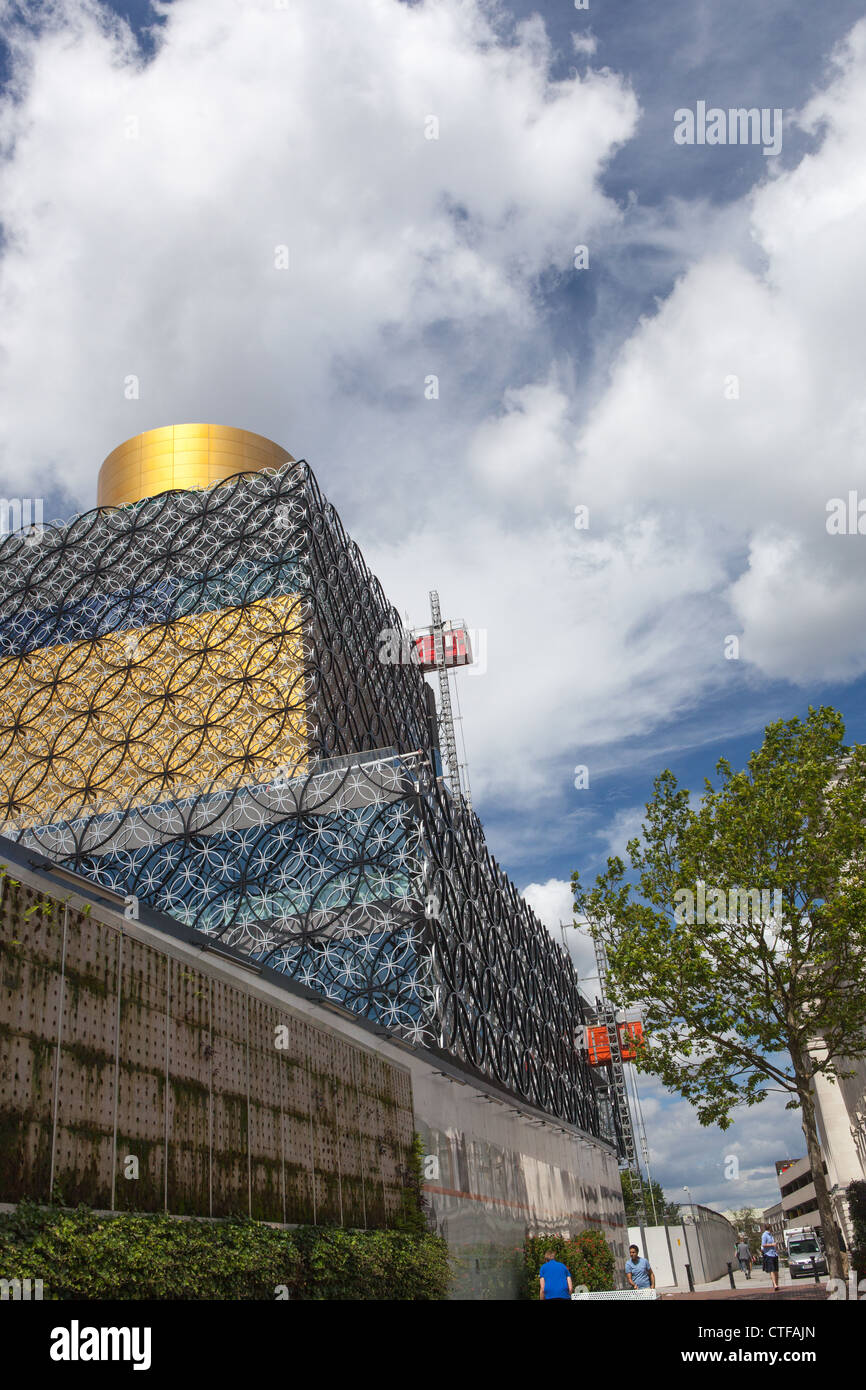 Birmingham library exterior hi-res stock photography and images - Alamy