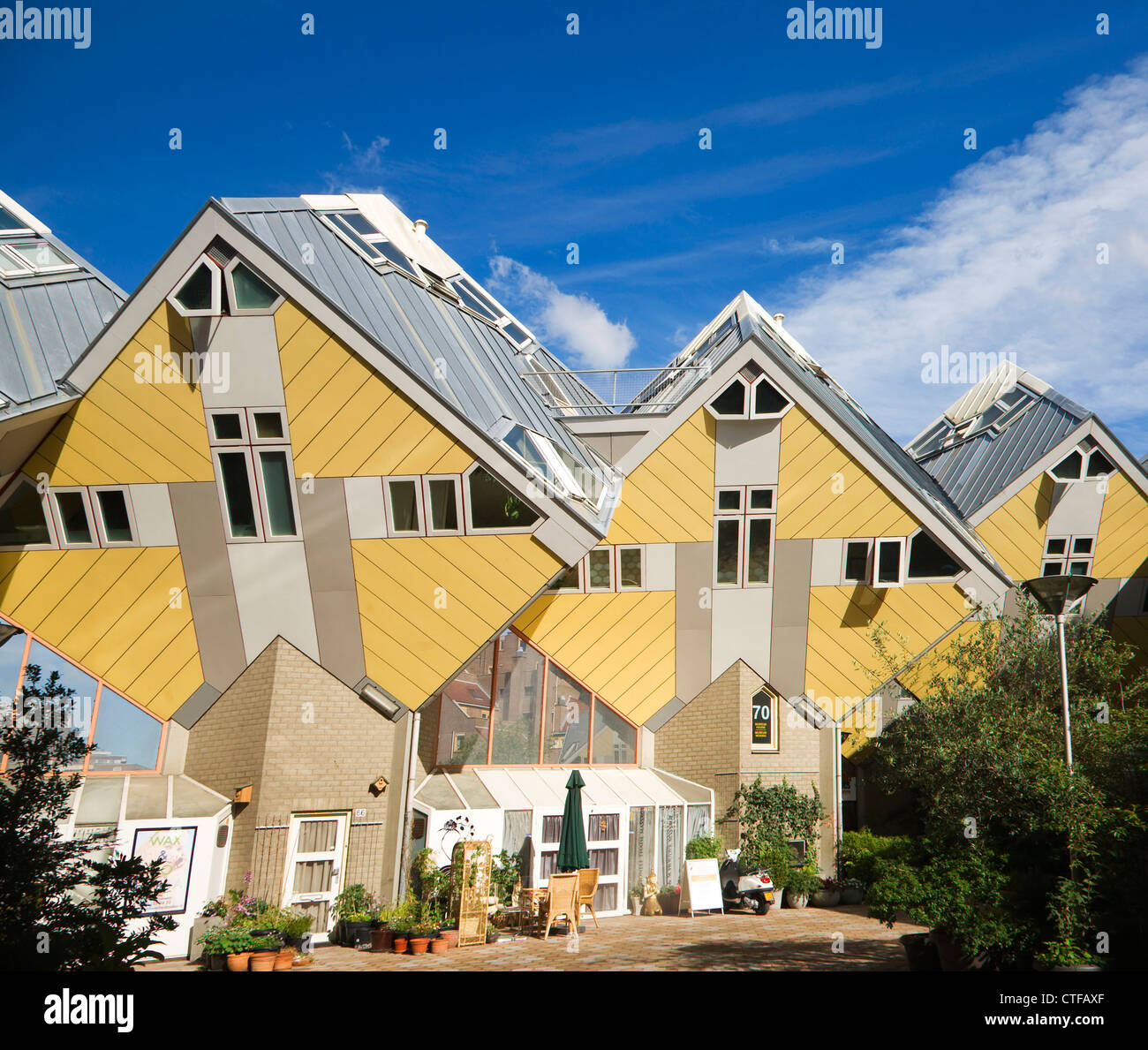 Kubuswoning Cube Houses, Blaak, Rotterdam, Netherlands architect Piet ...