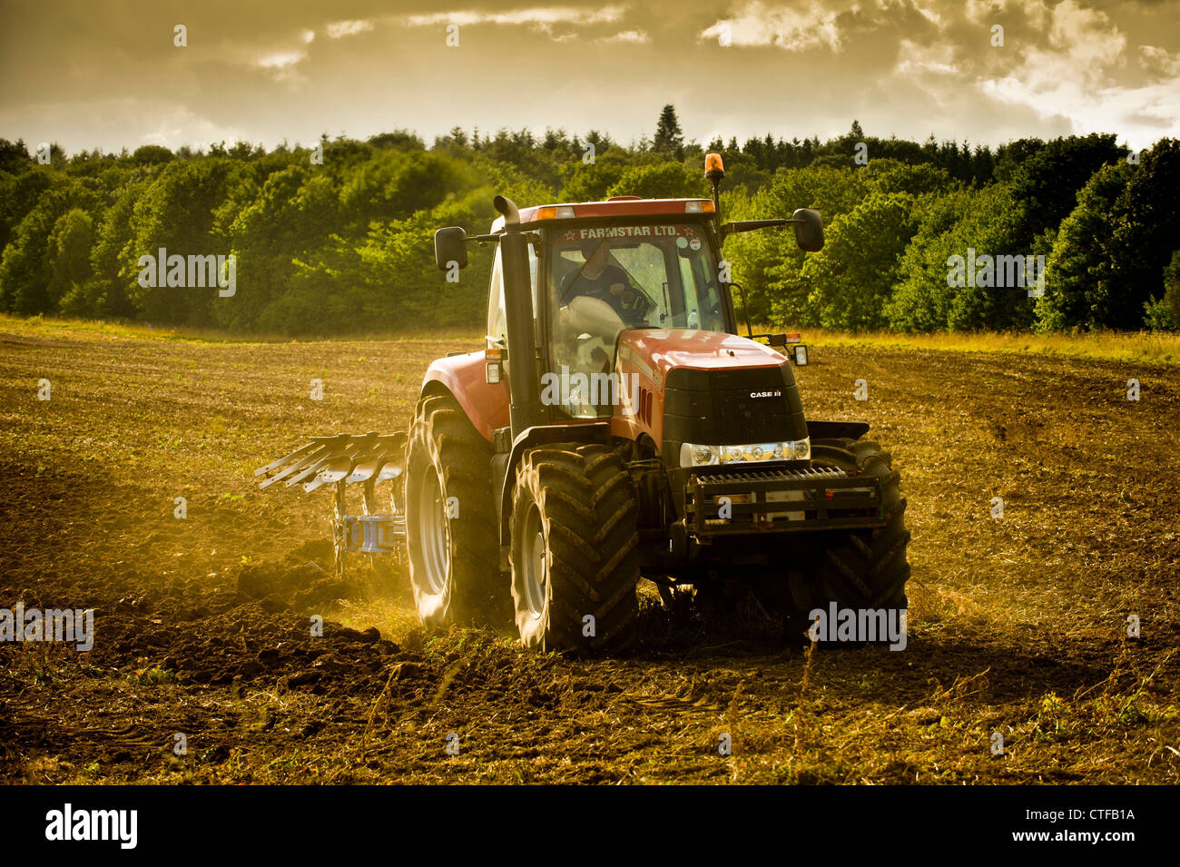 Ploughing in sunshine hi-res stock photography and images - Alamy