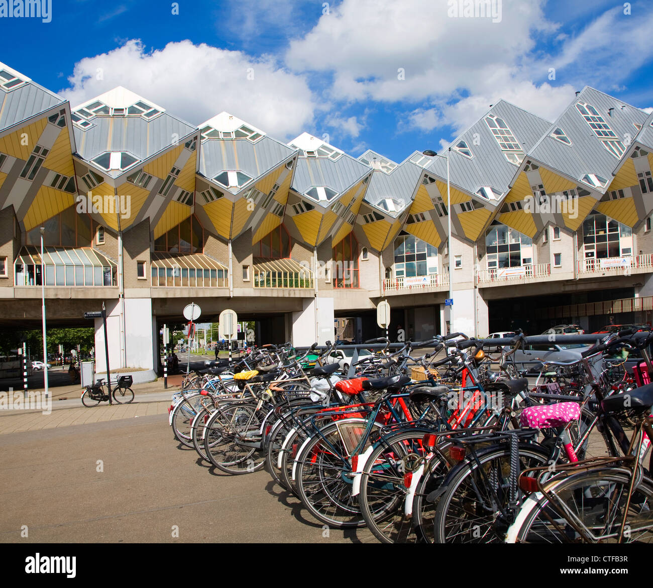 Kubuswoning Cube Houses, Blaak, Rotterdam, Netherlands architect Piet ...