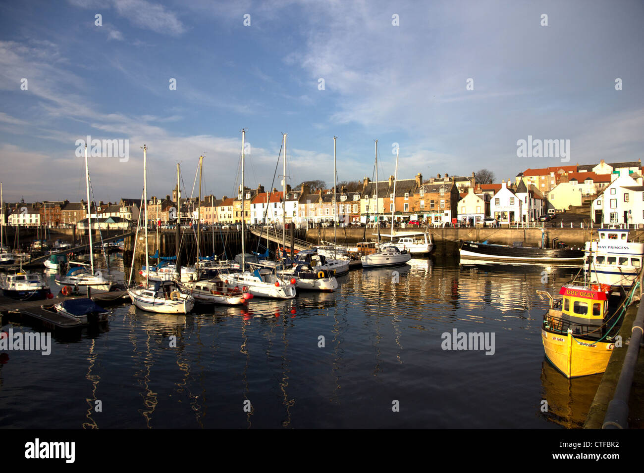 Anstruther harbour hi-res stock photography and images - Alamy