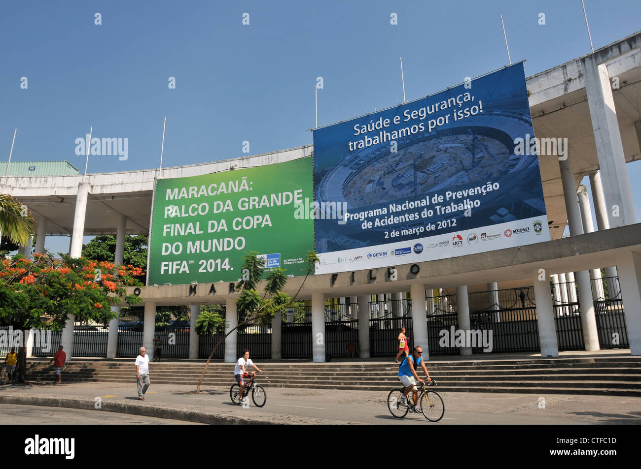 Maracana stadium rio exterior hi-res stock photography and images - Alamy