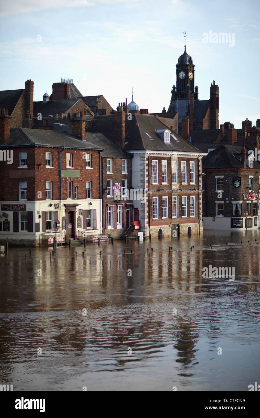Flooding from the River Ouse in York North Yorkshire Stock Photo - Alamy