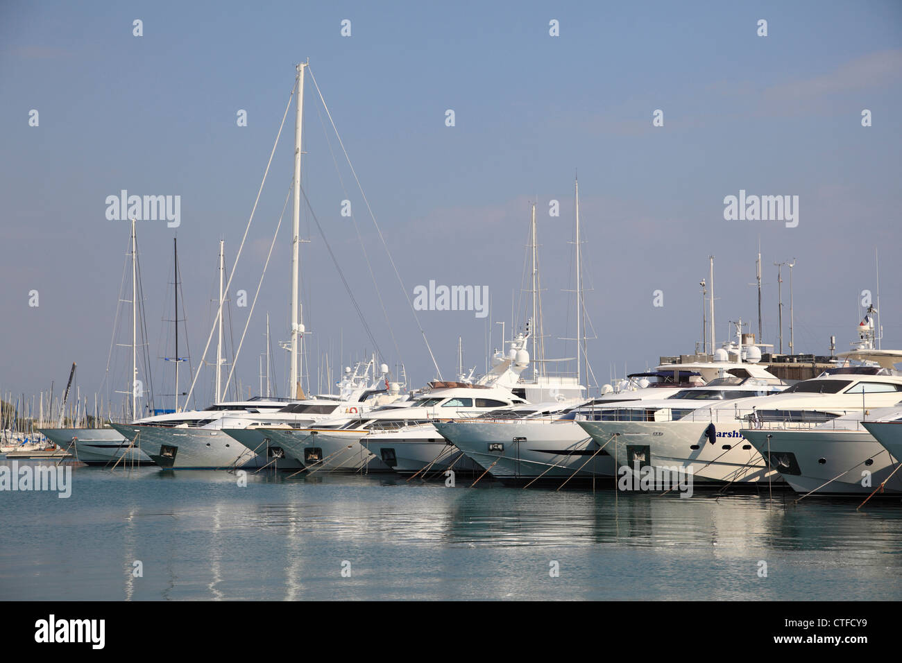 Port Vauban, Antibes, Cote d Azur, French Riviera, Alpes Maritimes ...