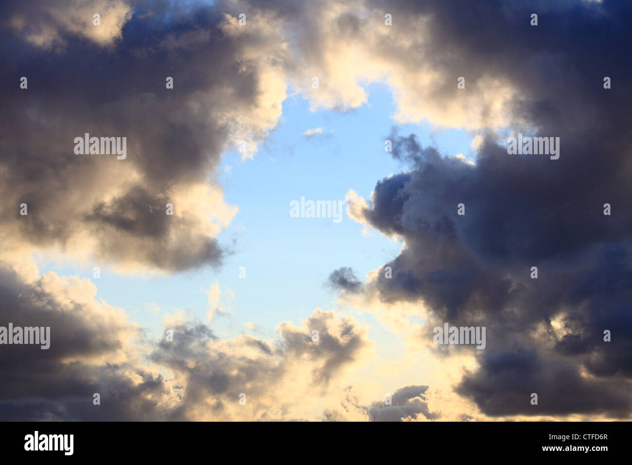 sea sky, storm, tempest, sky clouded over Stock Photo - Alamy