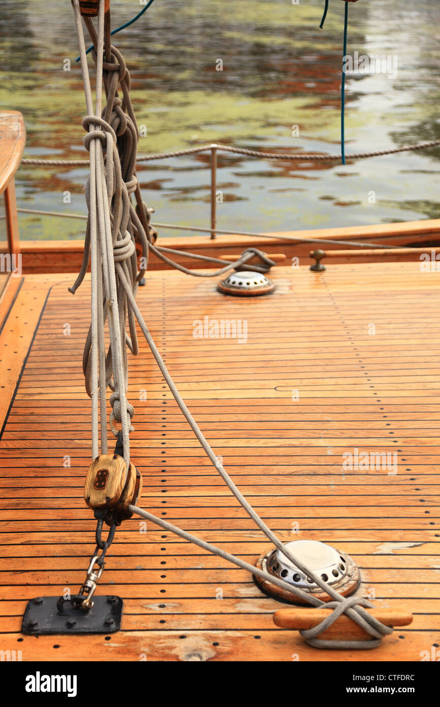 Ship rigging rope on old yacht vintage Stock Photo - Alamy