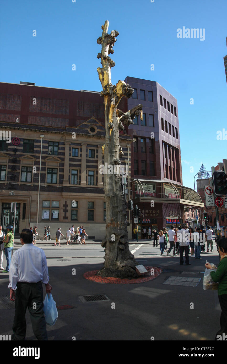 Sydney, Australia golden tree sculpture in chinatown Stock Photo - Alamy