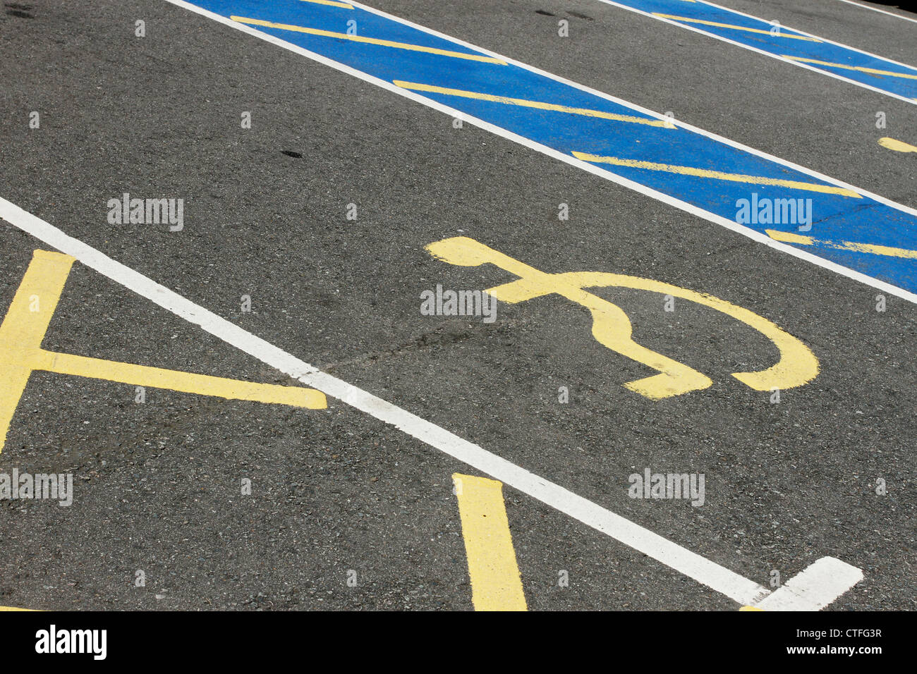 A disabled car parking space Stock Photo - Alamy