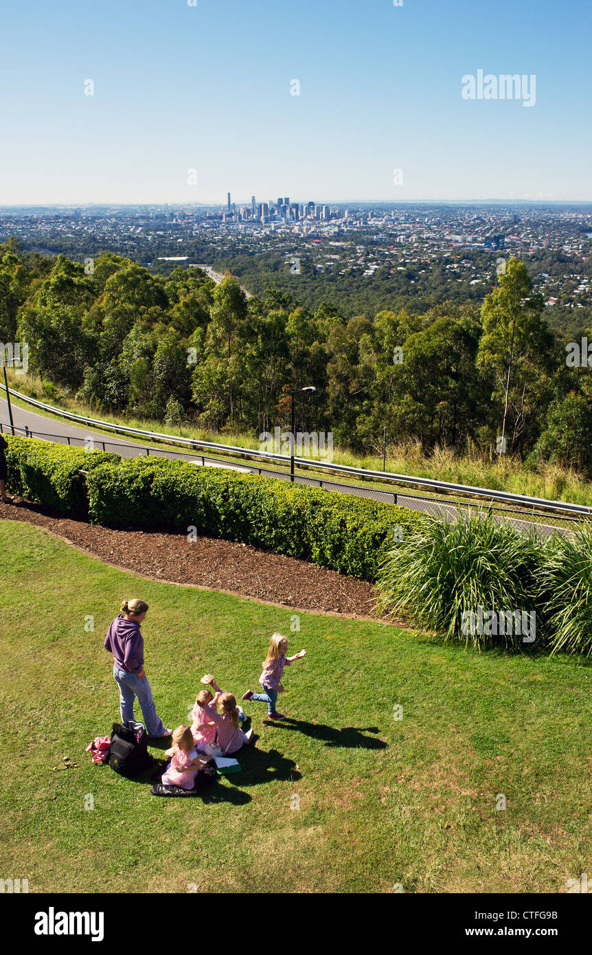 The view over the City of Brisbane from Mt Coot-Tha Stock Photo - Alamy