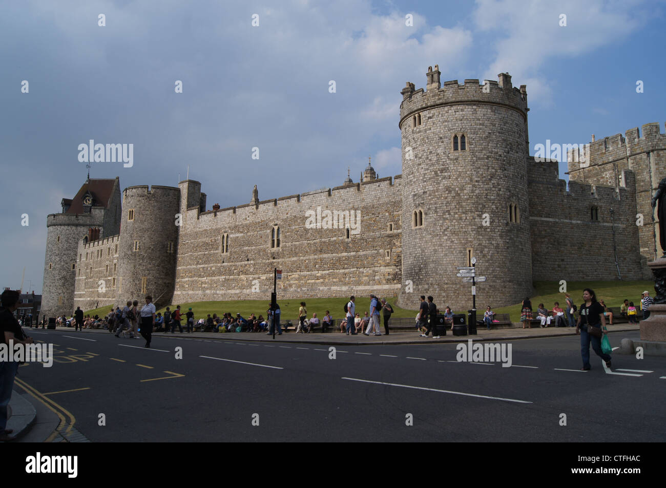 Royal royalty castle hi-res stock photography and images - Alamy