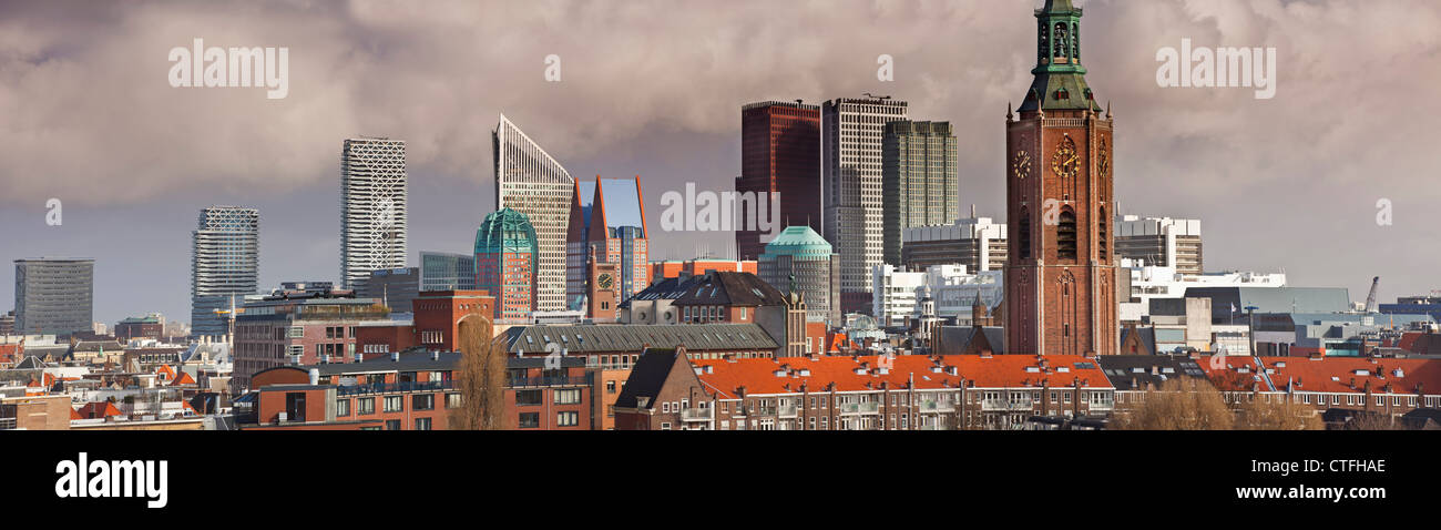 Cities with modern sky hi-res stock photography and images - Alamy