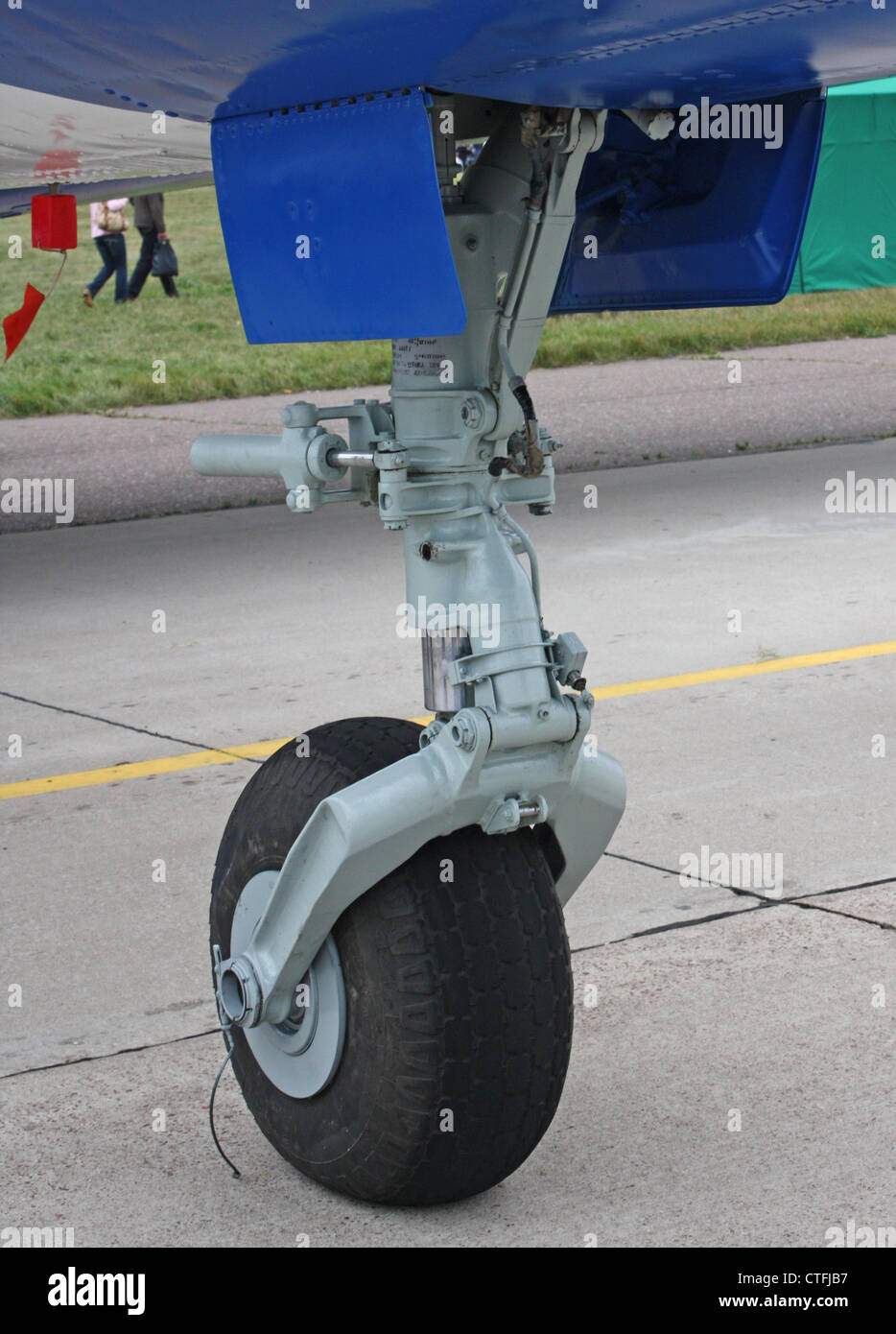 Yakovlev Yak-32 undercarridge Stock Photo - Alamy