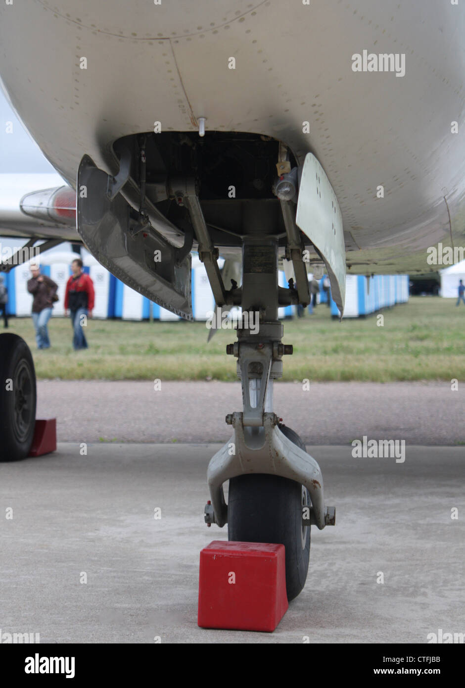 Yakovlev Yak-32. undercarridge Stock Photo - Alamy