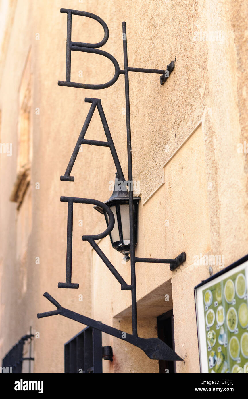 Wrought iron bar hi-res stock photography and images - Alamy