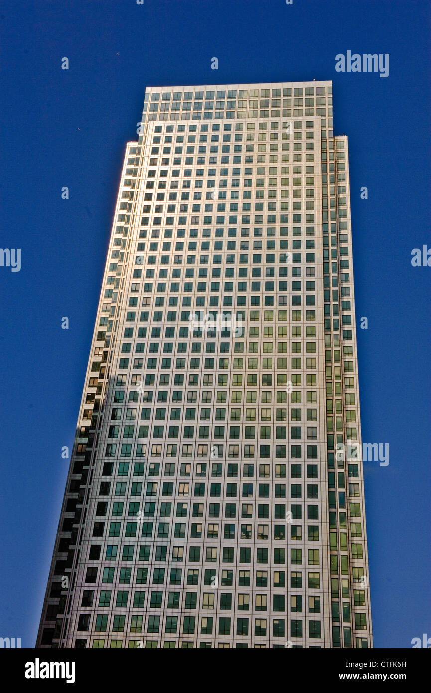 Stand out buildings hi-res stock photography and images - Alamy