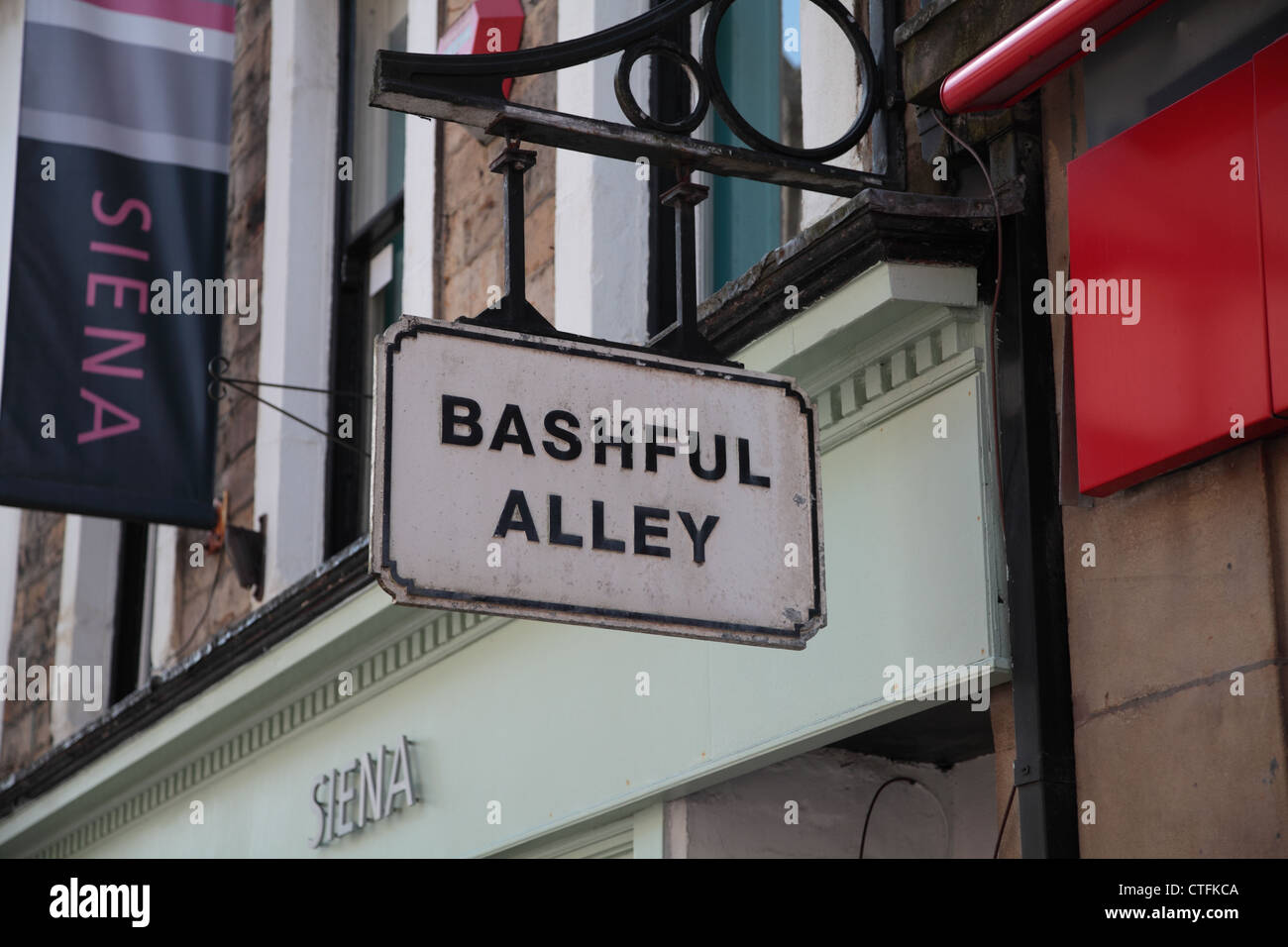 Alleyway sign hi-res stock photography and images - Alamy