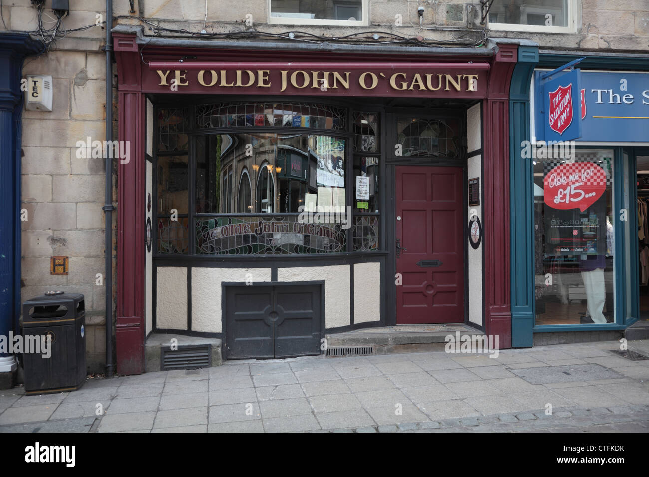 Pub frontage hi-res stock photography and images - Alamy