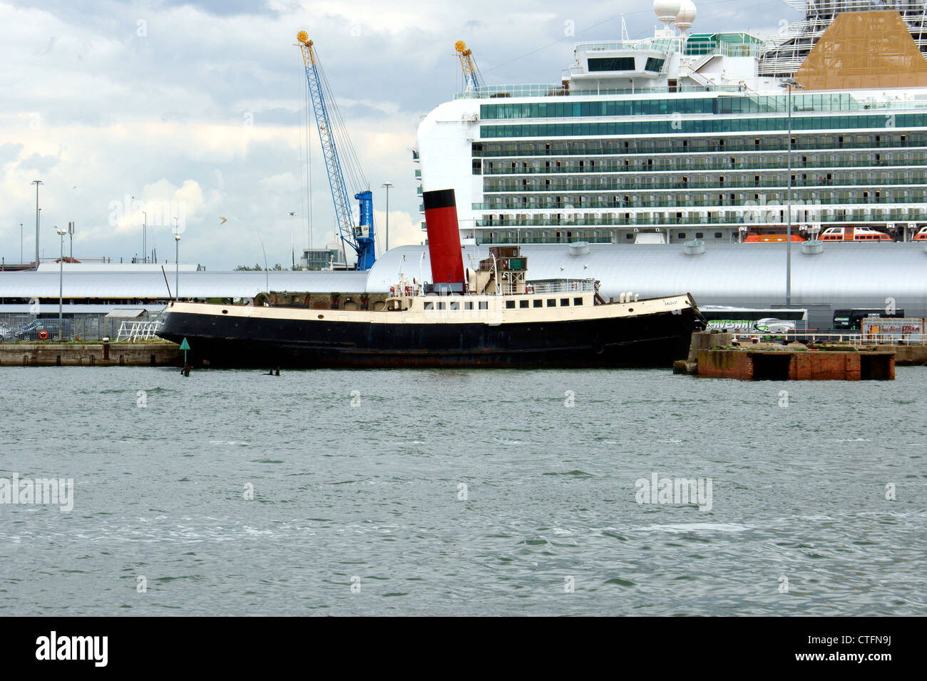 TUG BOAT TENDER 'CALSHOT' 1929 Stock Photo - Alamy